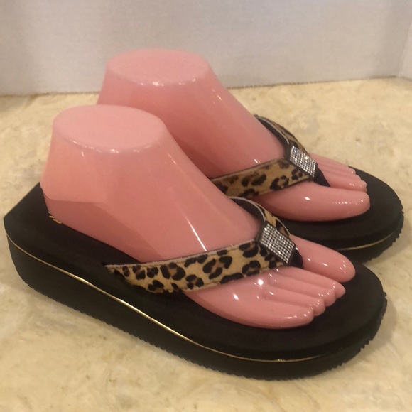 Volatile | Shoes | Volatile Animal Print Flip Flop Sandals | Poshmark